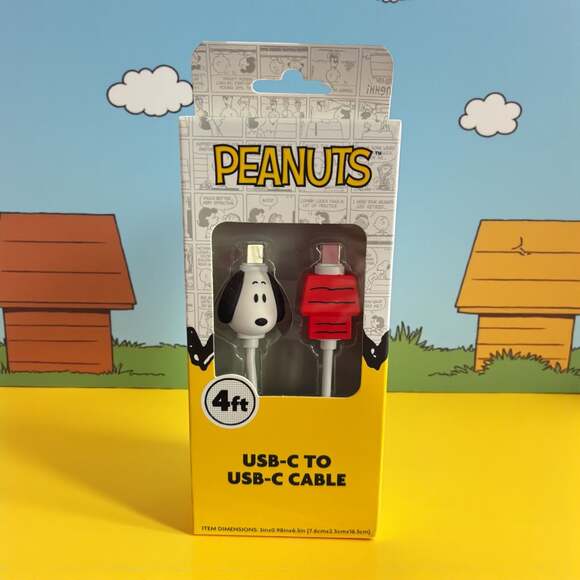 Peanuts | Cell Phones & Accessories | Peanuts Snoopy Doghouse 4port ...